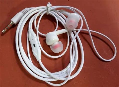 White Wired Earphone Mobile At Piece In Pimpri Chinchwad Id