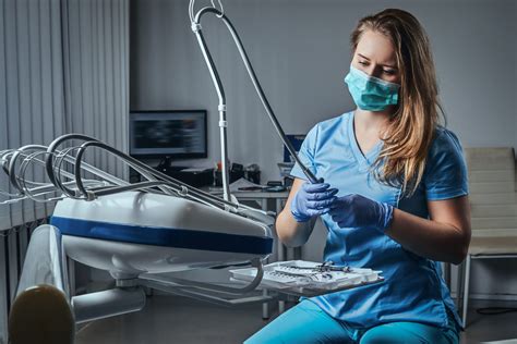 4 Things To Know Before Becoming A Dental Assistant The Frisky