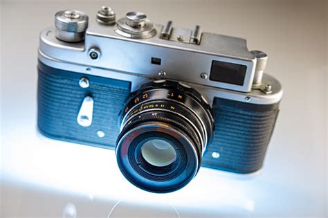 어두운 배경에 렌즈와 빈티지 필름 레인지 파인더 카메라 0명에 대한 스톡 사진 및 기타 이미지 0명 1960 1969 년 1970 1979 년 Istock