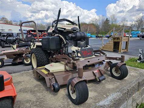 New 2023 Grasshopper So26 61 In Briggs And Stratton 810 Cc Brown Lawn
