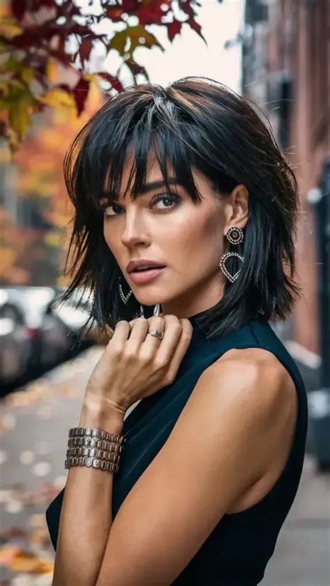 31 Trendy Hairstyles For 2025 Pixie Cuts Braids Long Waves Bridal Hair