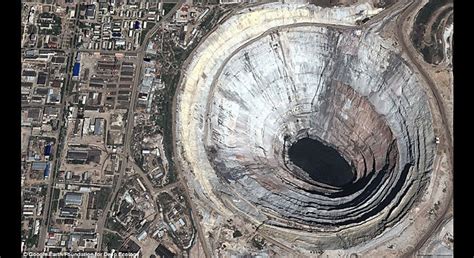 Kerusakan Bumi Dalam Rekaman Lensa