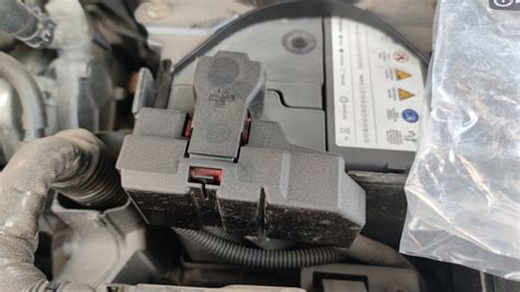 Крышка клеммы аккумулятора — Mazda CX-5 (1G), 2 л, 2012 года | запчасти ...