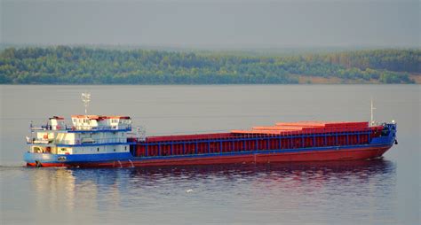 Инженер Шуткова — Фото — Водный транспорт