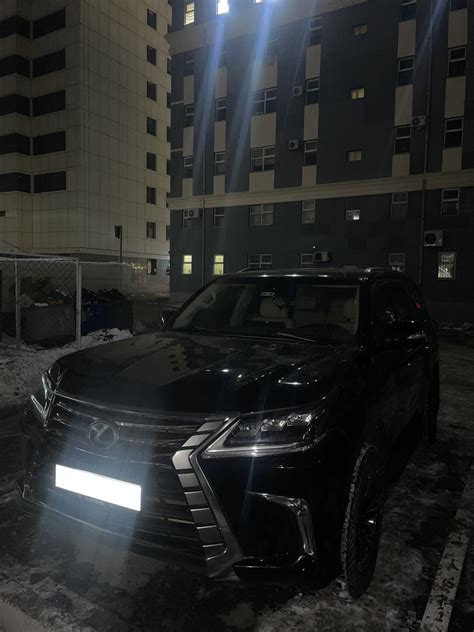 Мөрийтэй тоглоом зохион байгуулагчдыг баривчилж жийп машинуудыг ХУРААН АВЧЭЭ