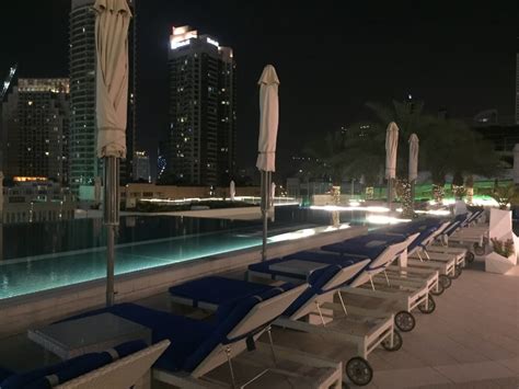 Pool Am Späten Abend Sofitel Hotel Dubai Downtown Dubai