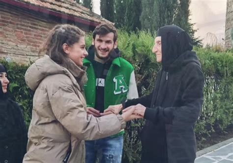 შეყვარებული წყვილის ემოციური კადრები ხვიჩა კვარაცხელია შეყვარებულს ემშვიდობება Marao