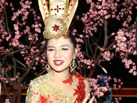 Celana Dalam Vicky Shu