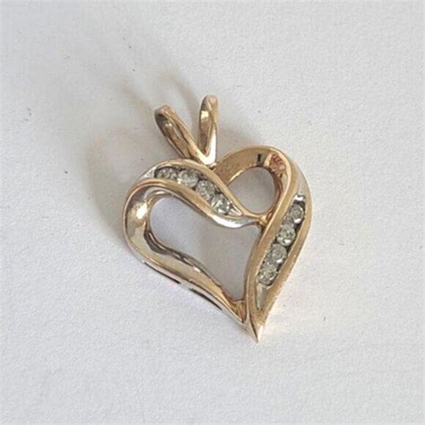 Vintage Luxury Classic 14k Yellow White Gold Two Tone Diamond Heart