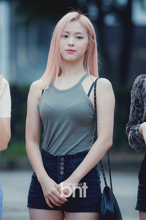 Korean Girl Fashion Asian Models Female Hot Poses Mode Chic Cool