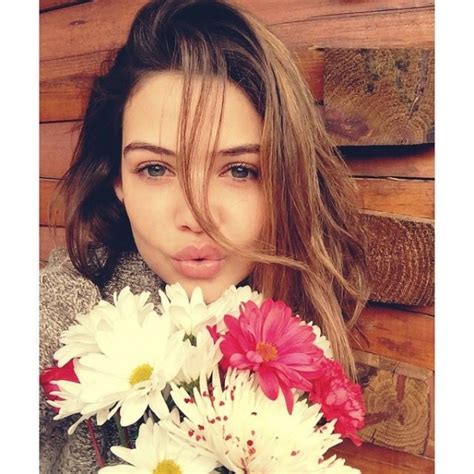 Danielle Campbell Pictures