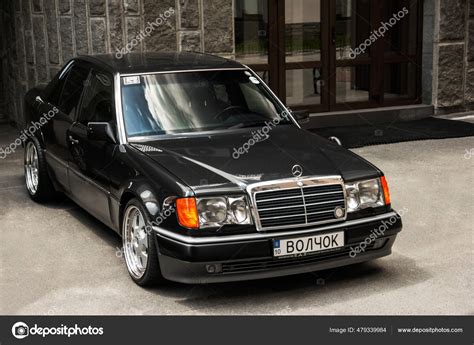 Kiev Ukraine June 2021 Gray Mercedes E500 W124 Wolf Parked — Stock