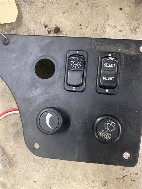 881 2007 Peterbilt 579 Window Switch For Sale Rochester In