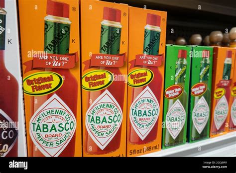 Tabasco Sauce Flaschen Fotos Und Bildmaterial In Hoher Auflösung Alamy