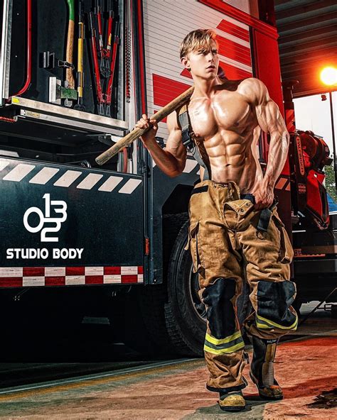 Florian Krapf 플로리안 🇩🇪🇰🇷 On Instagram 🧯 ‘ Chaeriropda 당신을 구하러 왔다😘 역대급 작품 섭외력이 오지 🔥🔥🔥 Feat