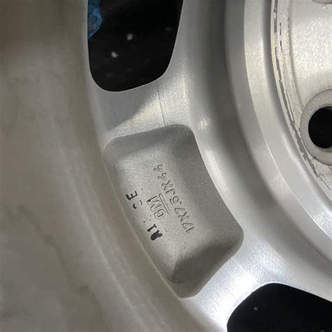 17 Sierra 2500 Pickup 11 13 17x75 Aluminum Original Oem Wheel Rim
