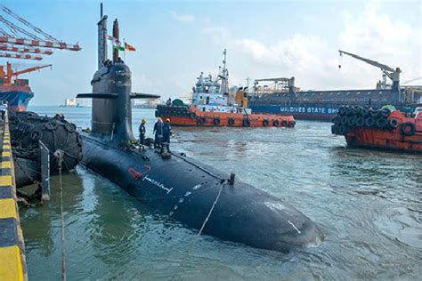 கொழும்பு துறைமுகத்தில் இந்திய நீர்மூழ்கி கப்பல் ஐபிசி தமிழ்