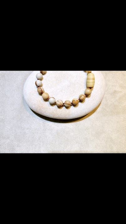 여름철 휴가때 딱 운기석 팔찌가 최고다 Shorts Youtube