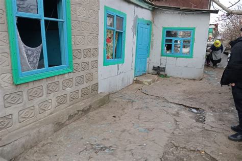 Поліція показала наслідки обстрілів Нікополя і району