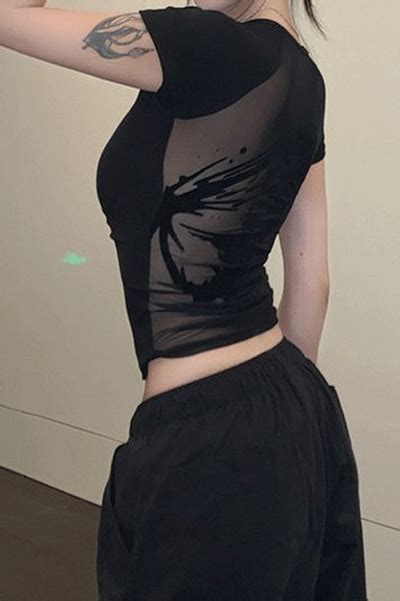 🦋나비프린팅반전뒷태🦋 터비시크티 반팔 크롭 슬림 섹시 시스루 클럽 포인트 힙무드 힙스타일 시크룩 여름신상 블랙 라운드티 무지 쫄티 프린팅티셔츠 꾸안꾸 에이블리