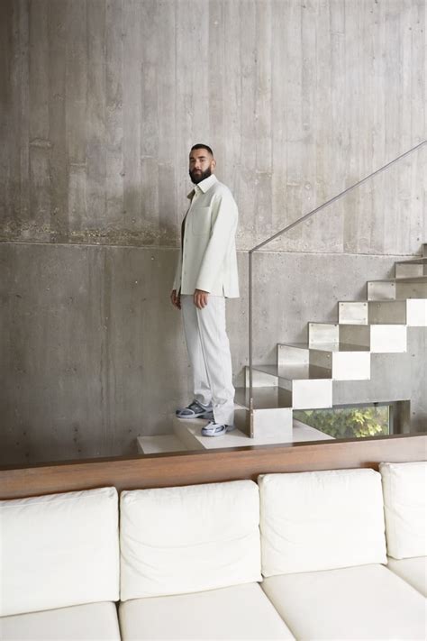 펜디 패스터 스니커즈 앰버서더로 카림 벤제마 선정 패션서울