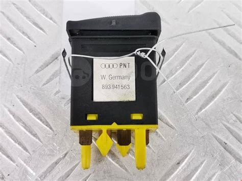 Купить Кнопка противотуманных фар Audi 80 B4 1992 1538135 в Новосибирске по цене 648