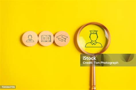 교육 아이콘과 졸업생 모자 개념입니다 사람 졸업 아이콘입니다 고화질 사진 0명에 대한 스톡 사진 및 기타 이미지 0명 개발 개선 Istock