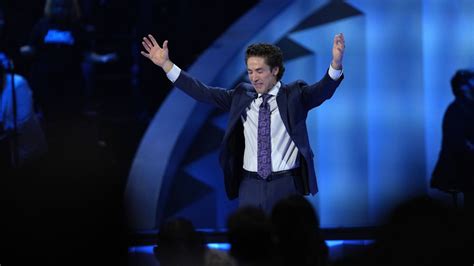 Joel Osteens Lakewood Church Resumes Sunday Service One Week After