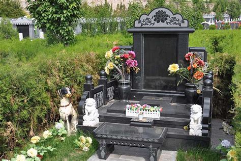 墓碑对世人和逝者的意义非凡 关于墓碑讲究你又了解多少 北京公墓网