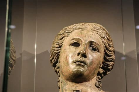 Aurora News ԼՈՒՍԱՆԿԱՐՆԵՐ Հայաստանի պատմության թանգարանում առաջին անգամ ցուցադրվել են Անահիտ