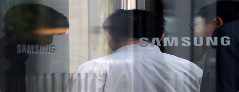 르데스크 젠슨 황 맹활약 엔비디아 ‘신고가…이재용 침묵 삼성전자 ‘신저가