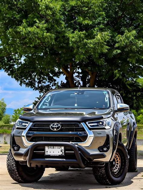 Toyota Hilux En El Lago Biwa Toyota Hilux Trd Toyota Hilux Off Road