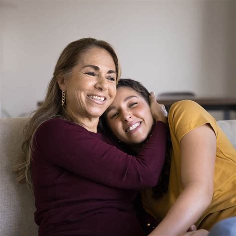 Science Says Close Relationships Arent Just Nice To Have — We Need