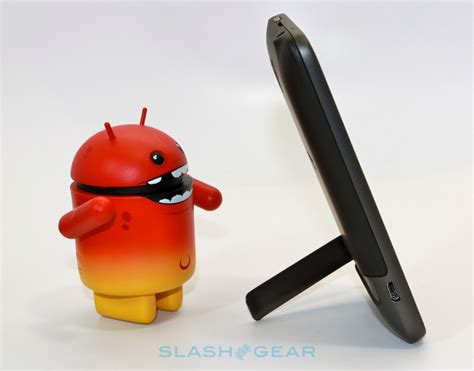 Htc Thunderbolt Hands On And Unboxing Video