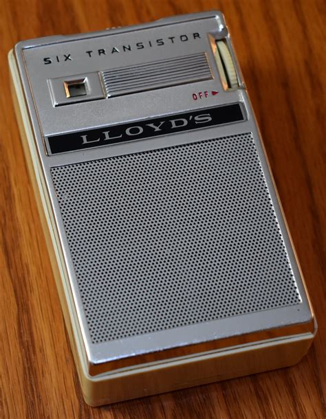 Vintage Lloyd S Transistor Radio Model Tr 6l Am Band 6 Transistors Made In Japan Ryukyus Circa