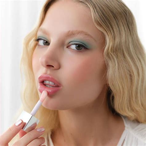 How To Remove Lip Stains From Lips 5 Easy Ways