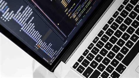 Lignes De Code Sur écran Programmation • Regional It · Toute Linformation Sur Les Startups Et