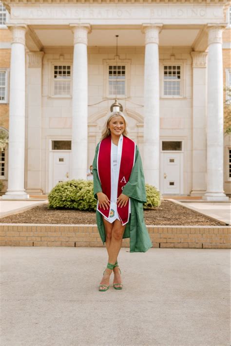 Unt Grad Photo Ideas Grad Photoshoot Graduation Picture Poses Grad
