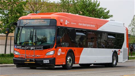 Miway Xde40 2237 On Route 35 East May 16 2023 Youtube