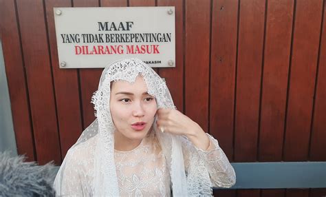 Ayu Ting Ting Siapkan Tim Sendiri Untuk Potong Sapi Kurbannya Okezone