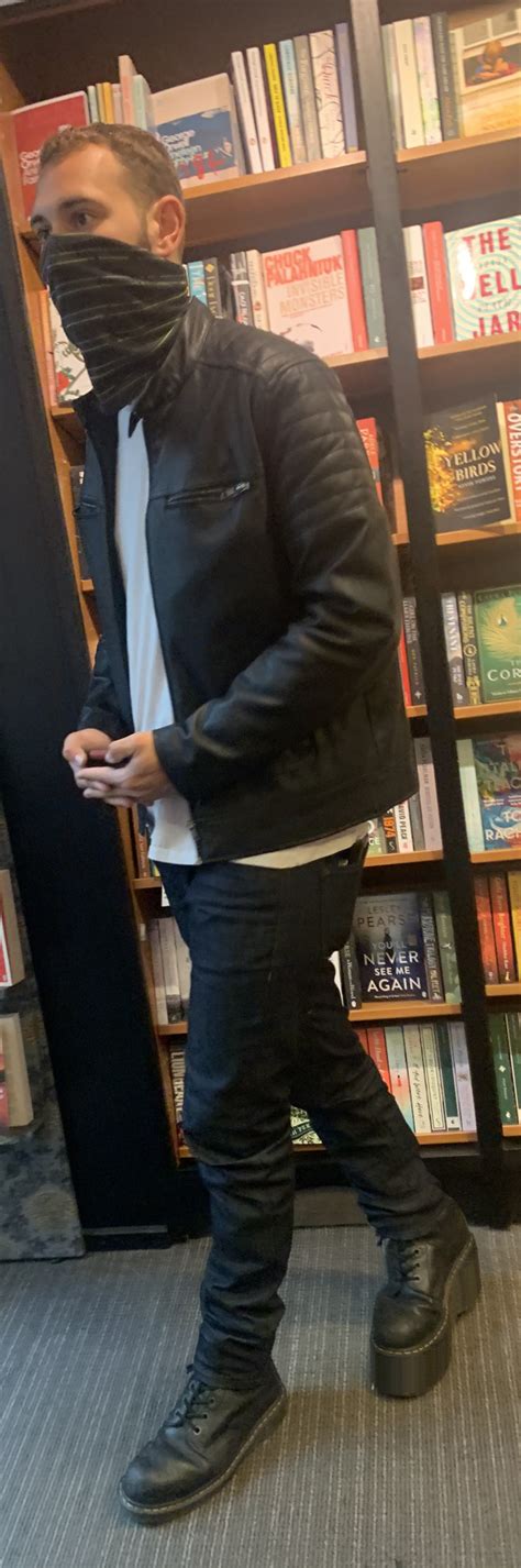 Sighting Hot Lad With Short Leg In A Book Shop In Tumbex