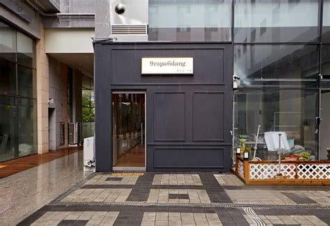 레드컬러로 포인트를 준 12평 비스트로인테리어 김포 운양동