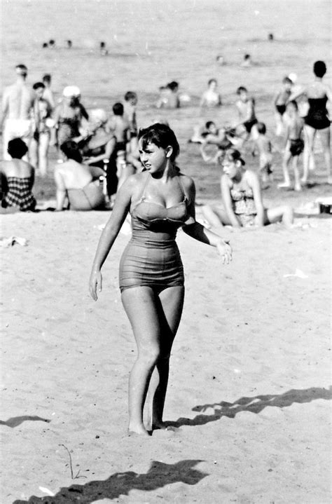 Actress Model Singer Dancer Vintage Retro Pinup Pinups