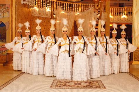 Аренда прокат казахских национальных костюмов Аренда прочих товаров для мероприятий и отдыха