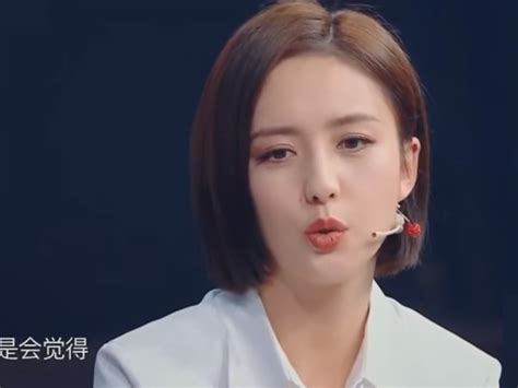 春晚压力有多大 佟丽娅主持春晚腿吓软 优秀的人值得被肯定 搜狐大视野 搜狐新闻