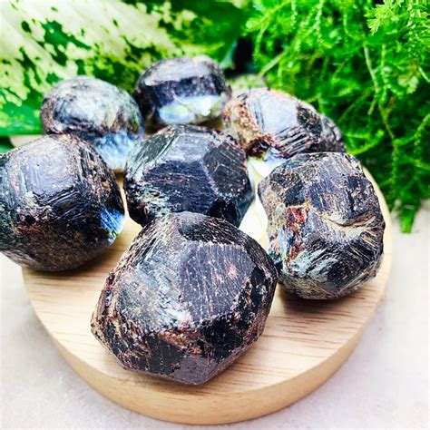 Rough Red Garnet Spirit Magicka