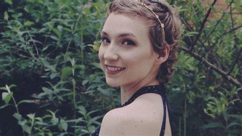 Ovarian Cancer Symptoms ‘overnight I Looked Five Months Pregnant 17yo Ruby Mckinnon Says