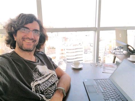 Sara Ghaffari On Linkedin جادی به گردن همه‌ی ما خیلی حق داره جاش تو