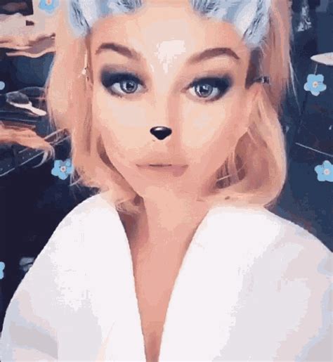 Hailey Baldwin Snap Chat  Hailey Baldwin Snap Chat Stare