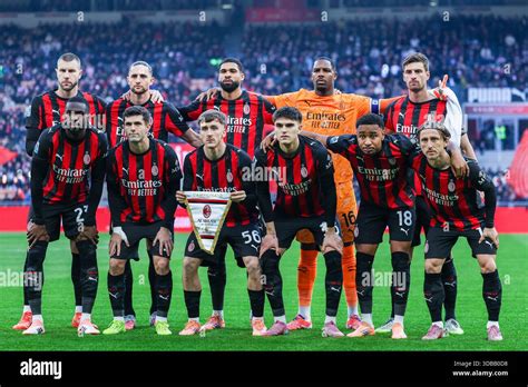 Ac Milan Players Line Up During The Serie A 202526 Football Match